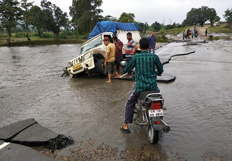 British-era bridge collapses in Korba - The Hitavada