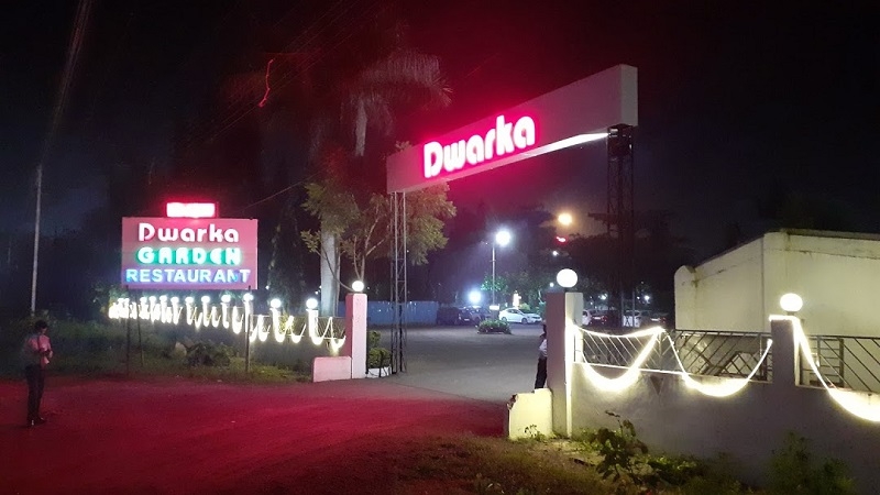 Dwarka Garden Restaurant decks up for Dec 31 - The Hitavada