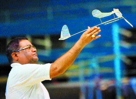 Nagpurian makes 3-gm ‘penny plane’ - The Hitavada