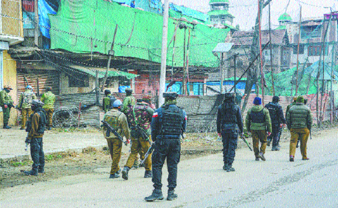 Skirmish at LoC, 5 Pak soldiers killed - The Hitavada