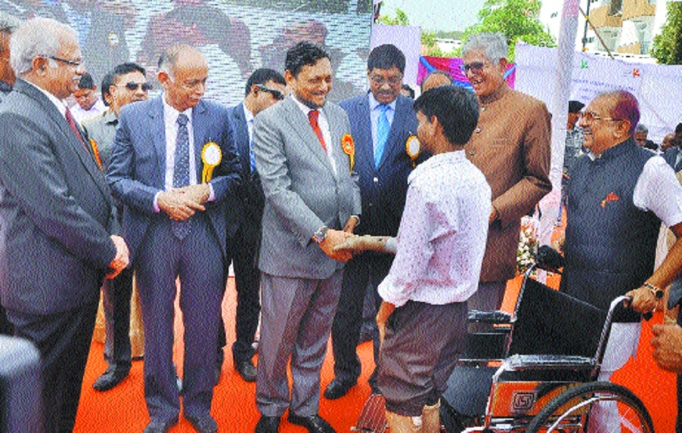 Service to humanity most pious of all works: CJI Sharad Bobde - The ...