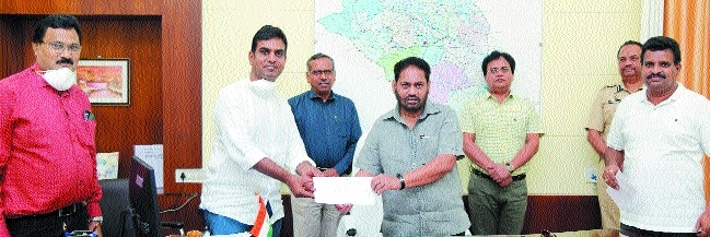 COVID-19: Guardian Minister forms committee to help needy - The Hitavada