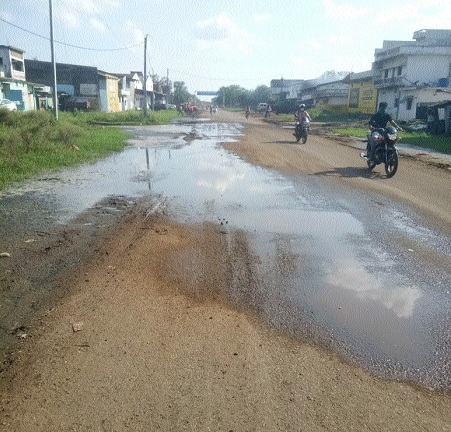 Many lives at risk due to dilapidated roads of Panagar - The Hitavada