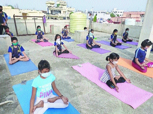 Yoga players begin training - The Hitavada