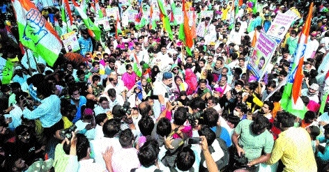 MLA Arif Masood leads demonstration against deteriorating health ...