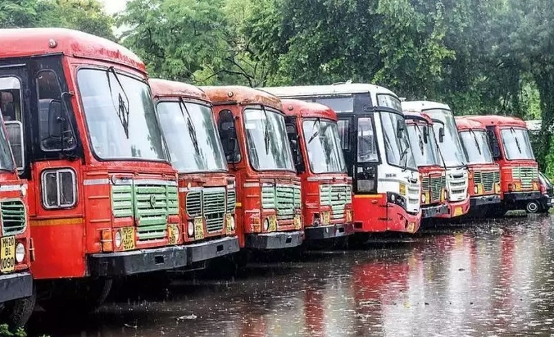 All MSRTC bus depots shut as employees continue strike - The Hitavada