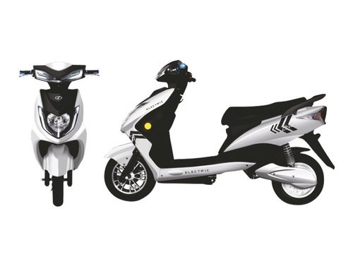 M/s SMS Kinetic opens showroom at Chitnis Park - The Hitavada