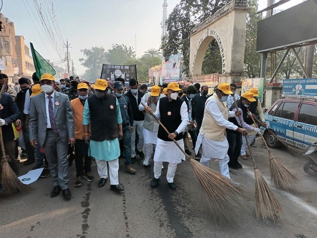 State BJP chief V D Sharma attends ‘Swachhta Prerna Mahotsav’ at Katni ...