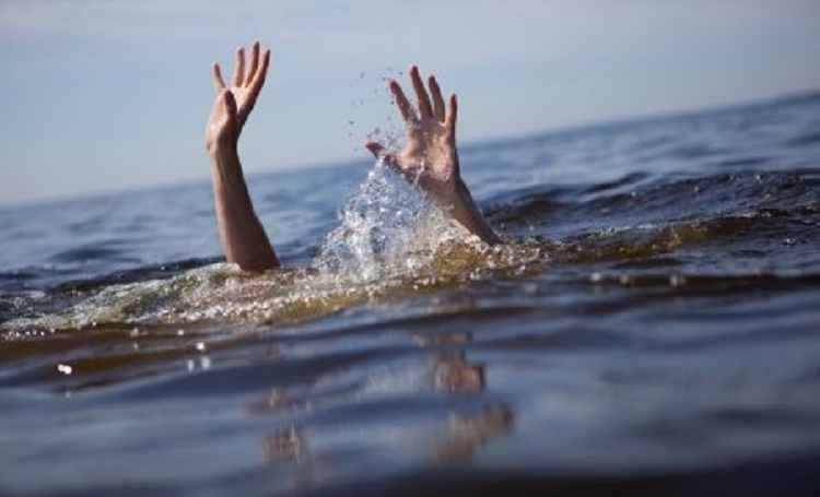 Couple along with daughter ends life in Wainganga river - The Hitavada