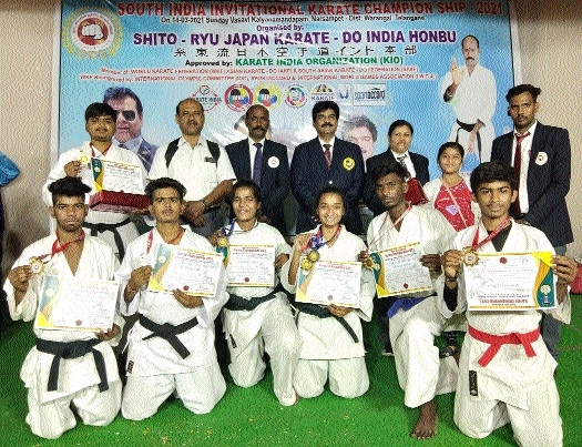Pawan and Shraddha bag gold medals in karate - The Hitavada