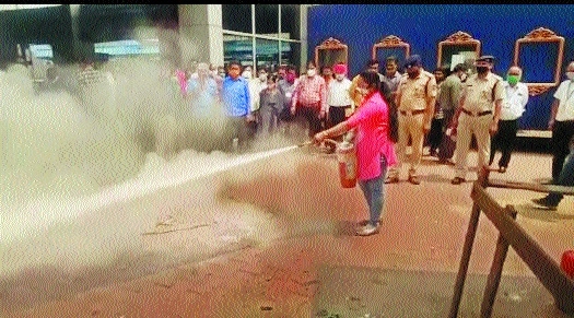Fire fighting demonstration at Rly Station - The Hitavada