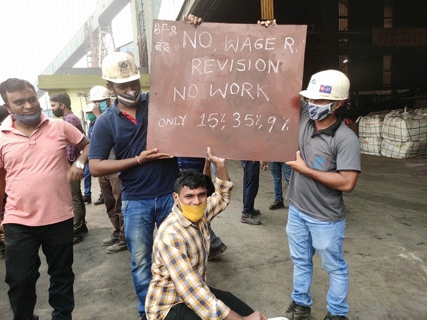 BSP workers protest delay in wage revision - The Hitavada
