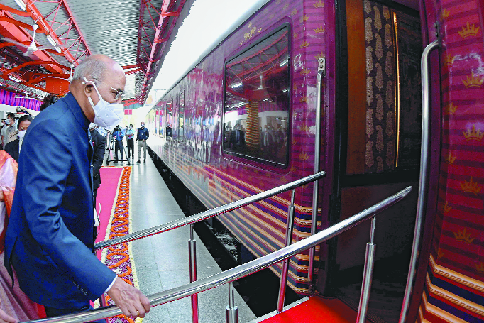 President boards train to visit birthplace in UP - The Hitavada