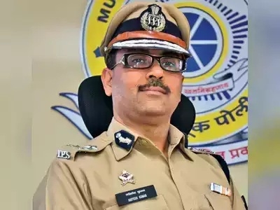 CP Amitesh Kumar effects transfers of 24 PIs - The Hitavada