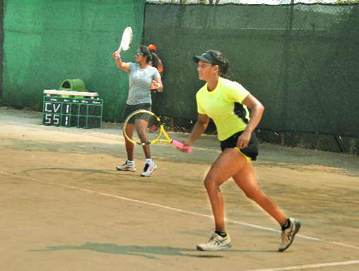 Sahaja, Zeel, Anna, Emily in SF - The Hitavada