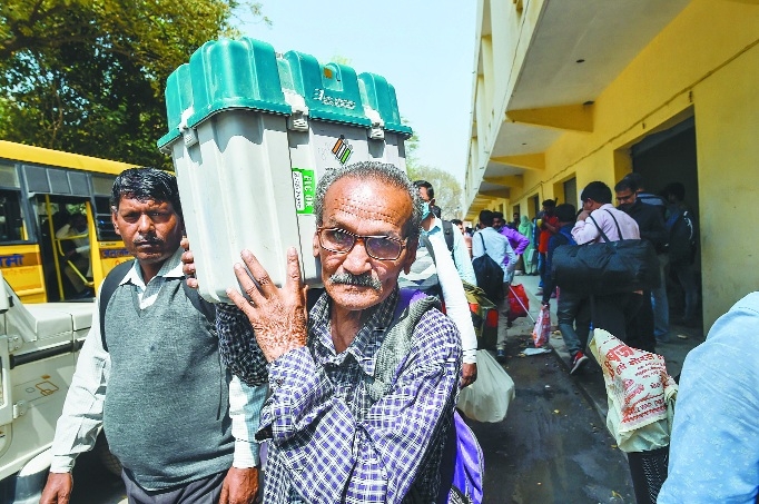 Final phase of polling in UP today - The Hitavada