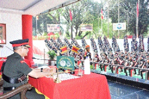 Lt Gen Dwivedi, GOC-in-C, Northern Command visits J&K Rifles Centre ...