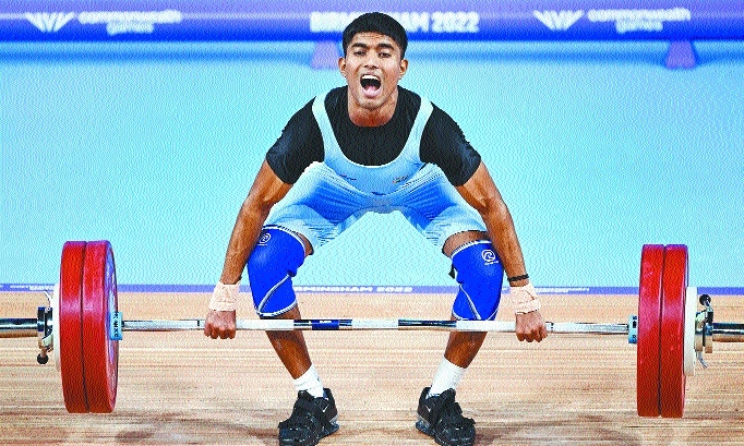 Mirabai Chanu weighs India in gold - The Hitavada