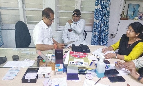 After intense campaigning, Dr Jamdar gets back to patients - The Hitavada