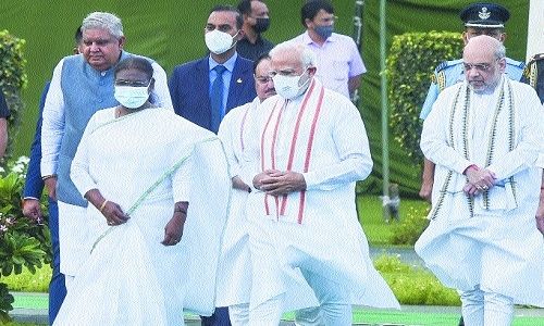 Vajpayee made pioneering efforts to transform India: PM - The Hitavada