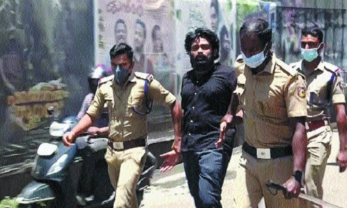 Stone pelting, violence in Kerala during PFI hartal - The Hitavada