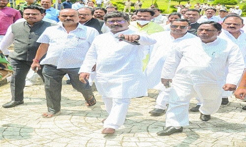 Soren Govt wins confidence vote amid walkout by BJP MLAs in J’khand - The Hitavada