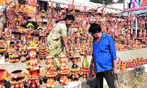 Markets abuzz with shoppers ahead of Diwali - The Hitavada