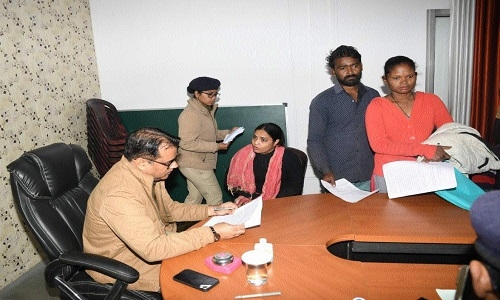 SP Aditya Pratap Singh hears 57 appeals during Jansunvai at office - The Hitavada