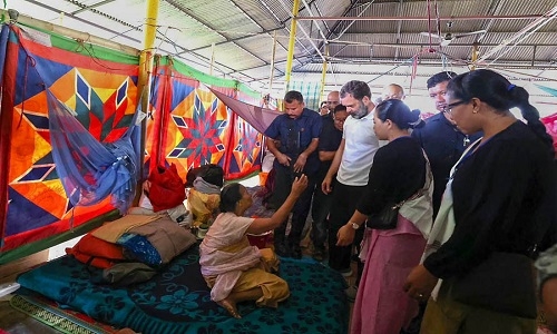 Rahul visits relief camps in Moirang - The Hitavada