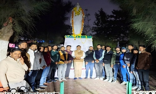 BJYM pays tributes to Netaji - The Hitavada
