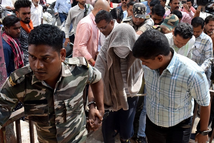 Gangster Aman Sahu brought to Raipuramid tight security - The Hitavada