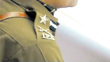 UPSC aspirant posing as IPS officer held - The Hitavada