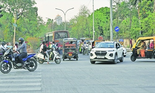 Students vs Traffic The hussle to reach exam centres in time - The Hitavada