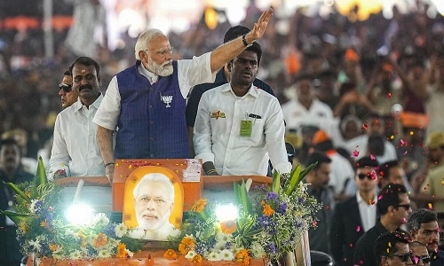 PM Modi holds massive roadshow in Palakkad - The Hitavada