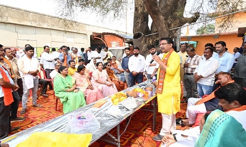 Ashish Dubey meets voters of Bargi - The Hitavada