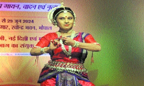 Appreciation of art is not a monopoly: Shubhada Varadkar - The Hitavada