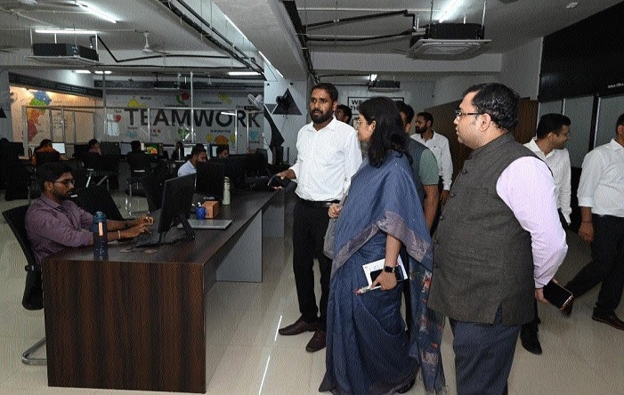 Mishra praises co-working centre - The Hitavada