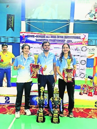 Twin crowns for Malvika, Rasika - The Hitavada