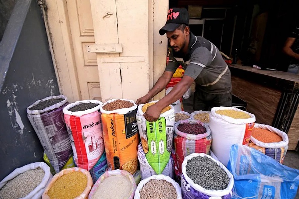 ED tracks role of over60 small ration dealersin West Bengal PDS case ...