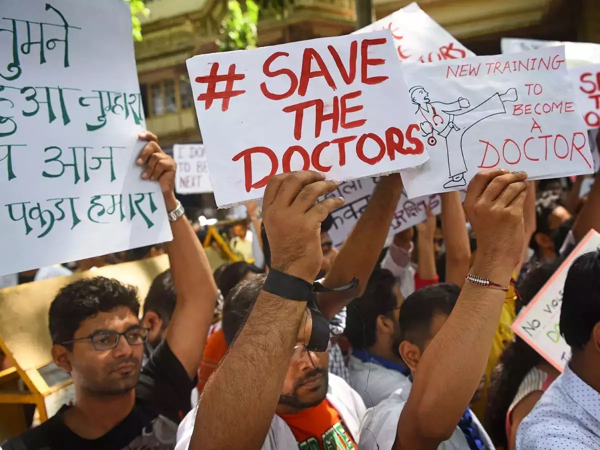 No relief to patients as doctors refuse to end strike - The Hitavada