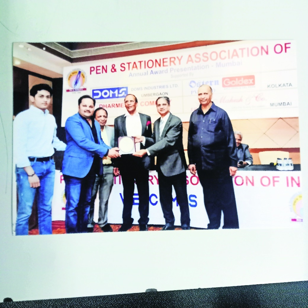 Soni Polymers Pvt Ltd gets Export Excellence Award - The Hitavada