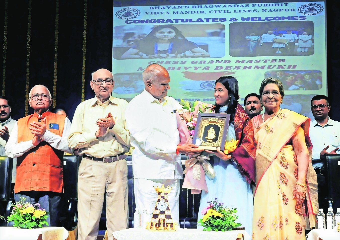 Divya has made Bhavan’s, city and country proud: Purohit - The Hitavada